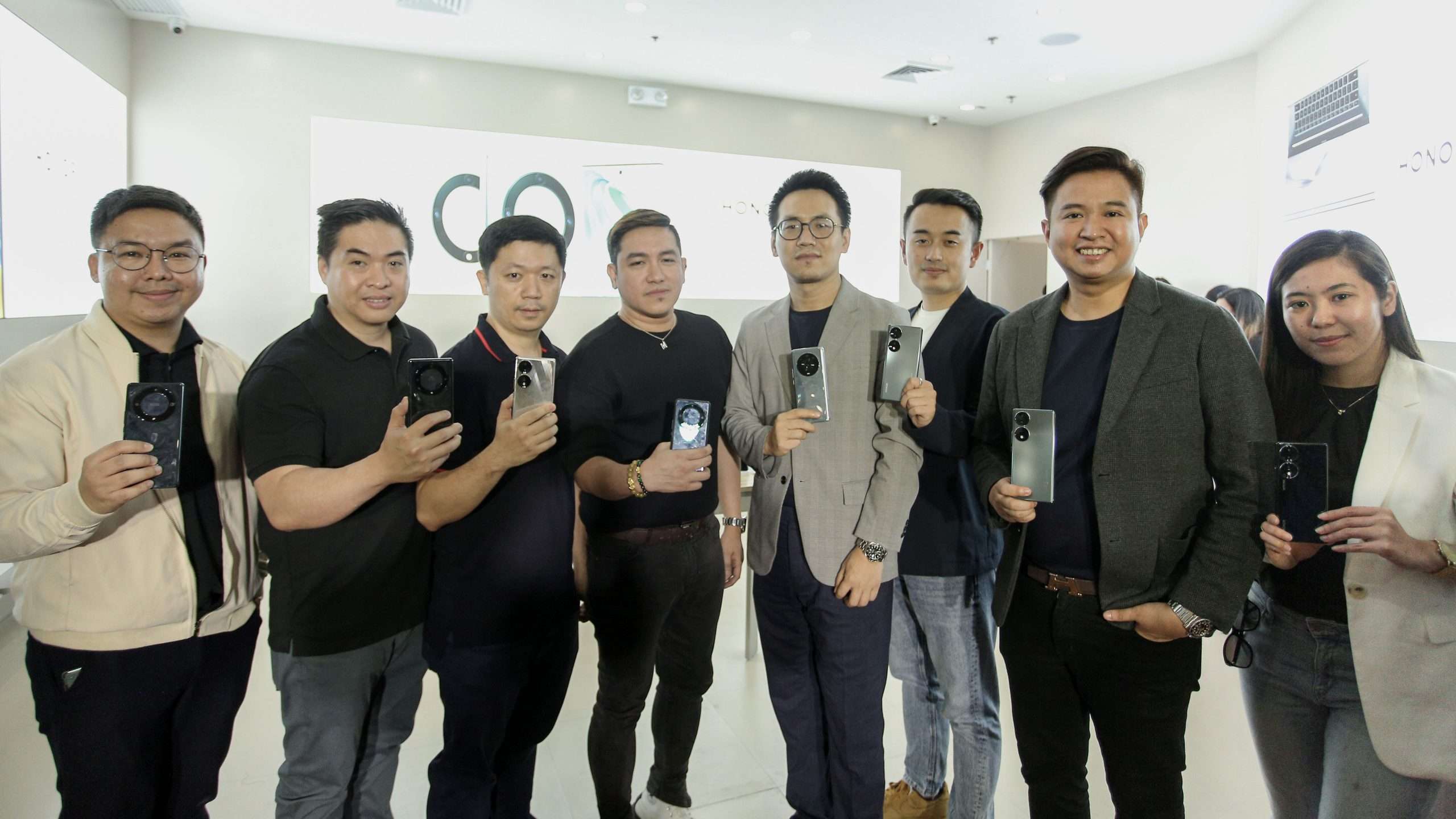 HONOR Opens 5th Experience Store in SM City Grand Central